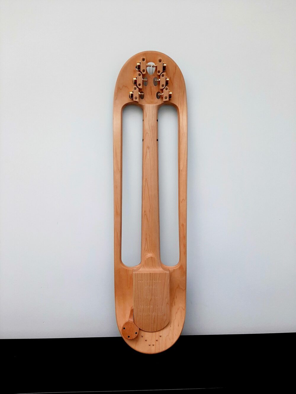 Stratoskate Gloss – Jug Instruments